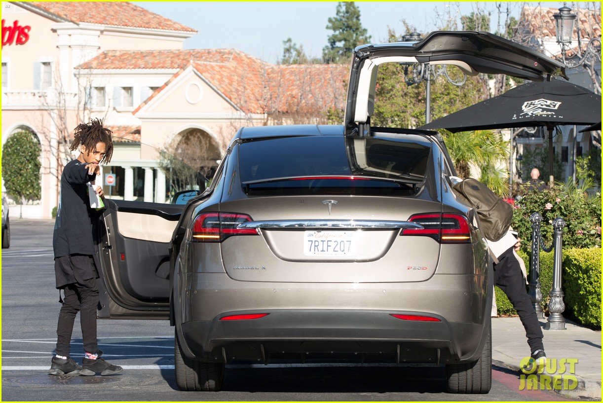 Jaden Smith Heads to Lunch in His Tesla Model X | Photo 936079 - Photo ...
