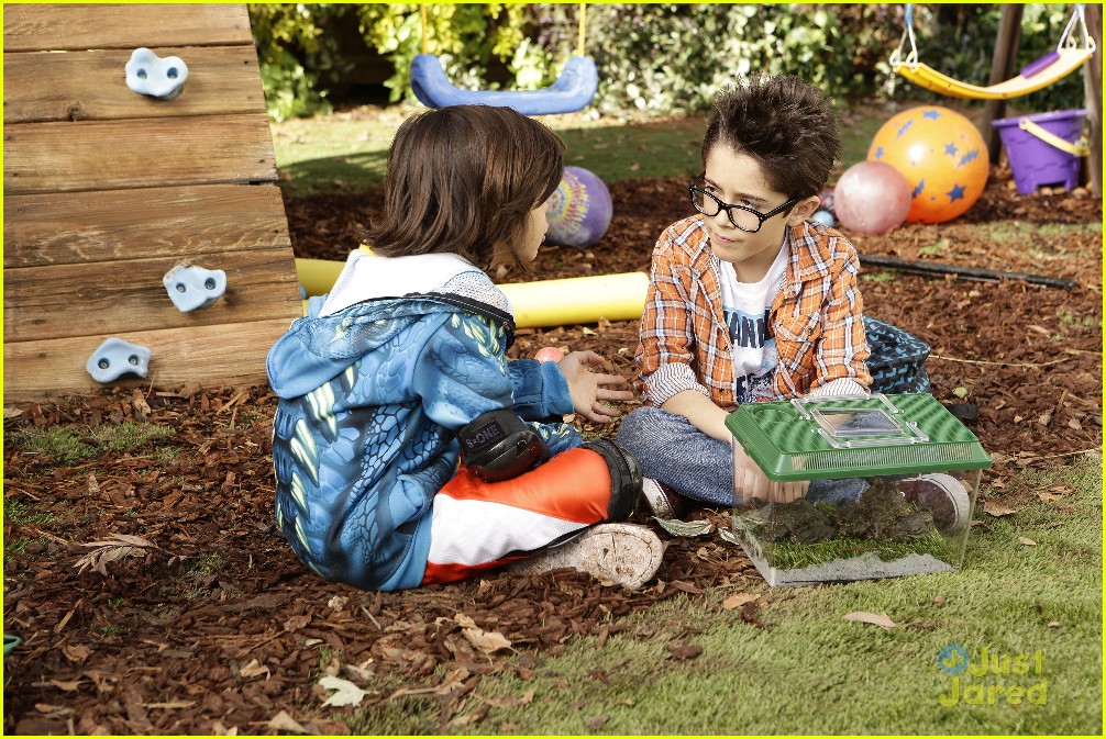 Beast, Lewie & Harley Find Ways To Replace The Family Tablet on 'Stuck ...