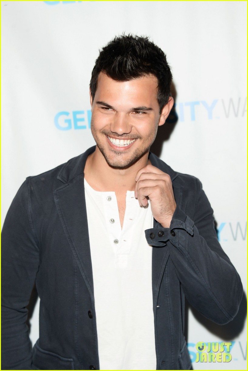 Taylor Lautner & Patrick Schwarzenegger Celebrate World Water Day With ...