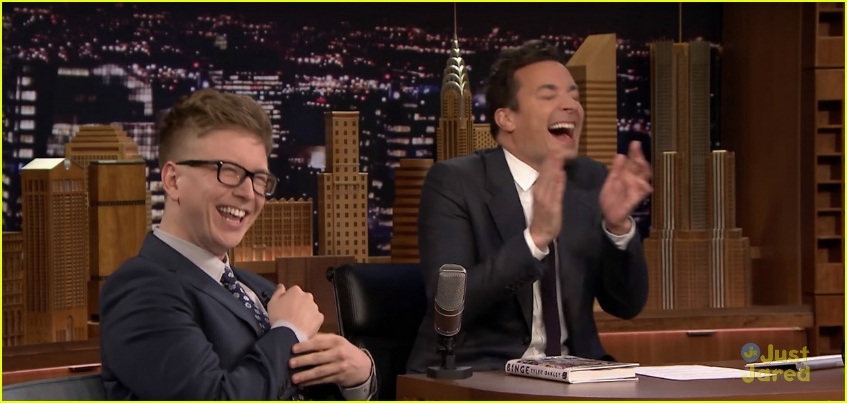 Tyler Oakley Face Swaps With Jimmy Fallon on 'Tonight Show' | Photo ...