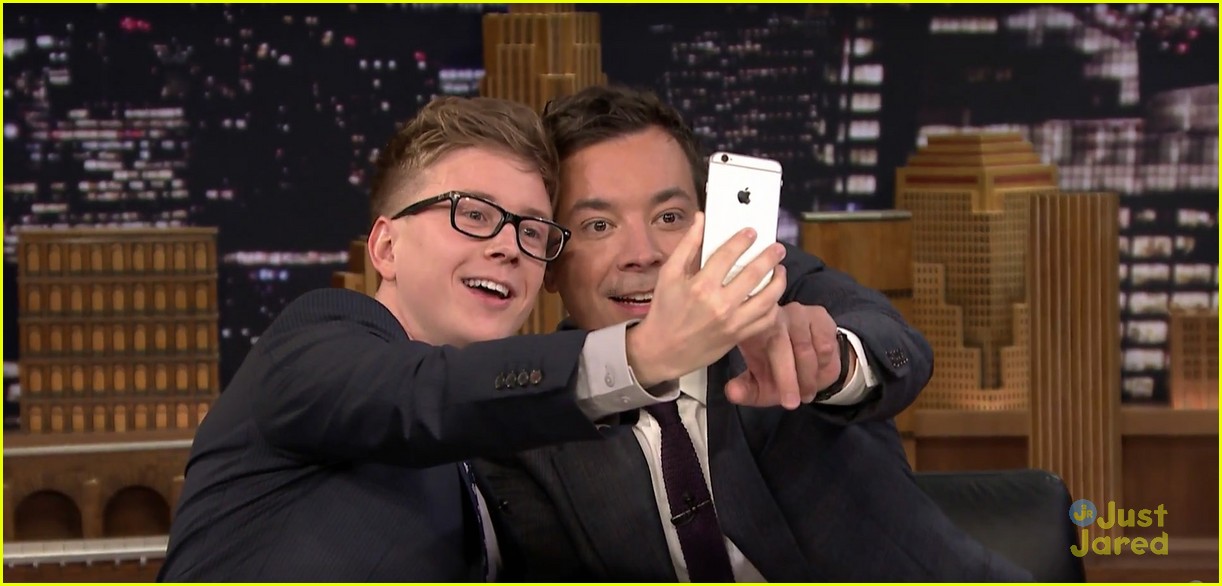 Tyler Oakley Face Swaps With Jimmy Fallon on 'Tonight Show' | Photo ...