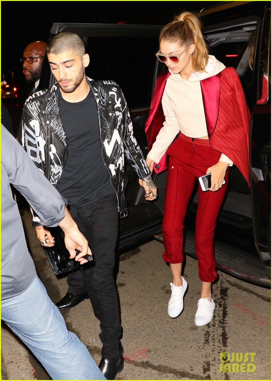 Zayn Malik & Gigi Hadid Help a Fan Who Trips in Crowd | Photo 947014 ...
