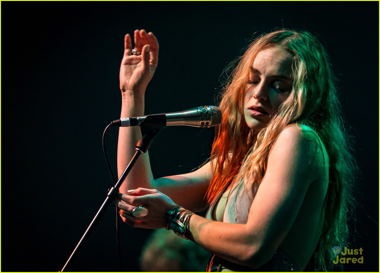Zella Day Says Playing Coachella is a 'Badge of Honor' | Photo 937844 ...