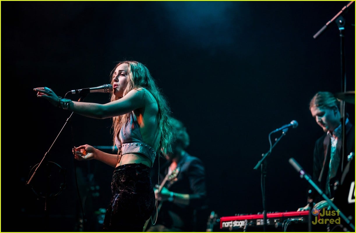 Zella Day Says Playing Coachella is a 'Badge of Honor' | Photo 937855 ...