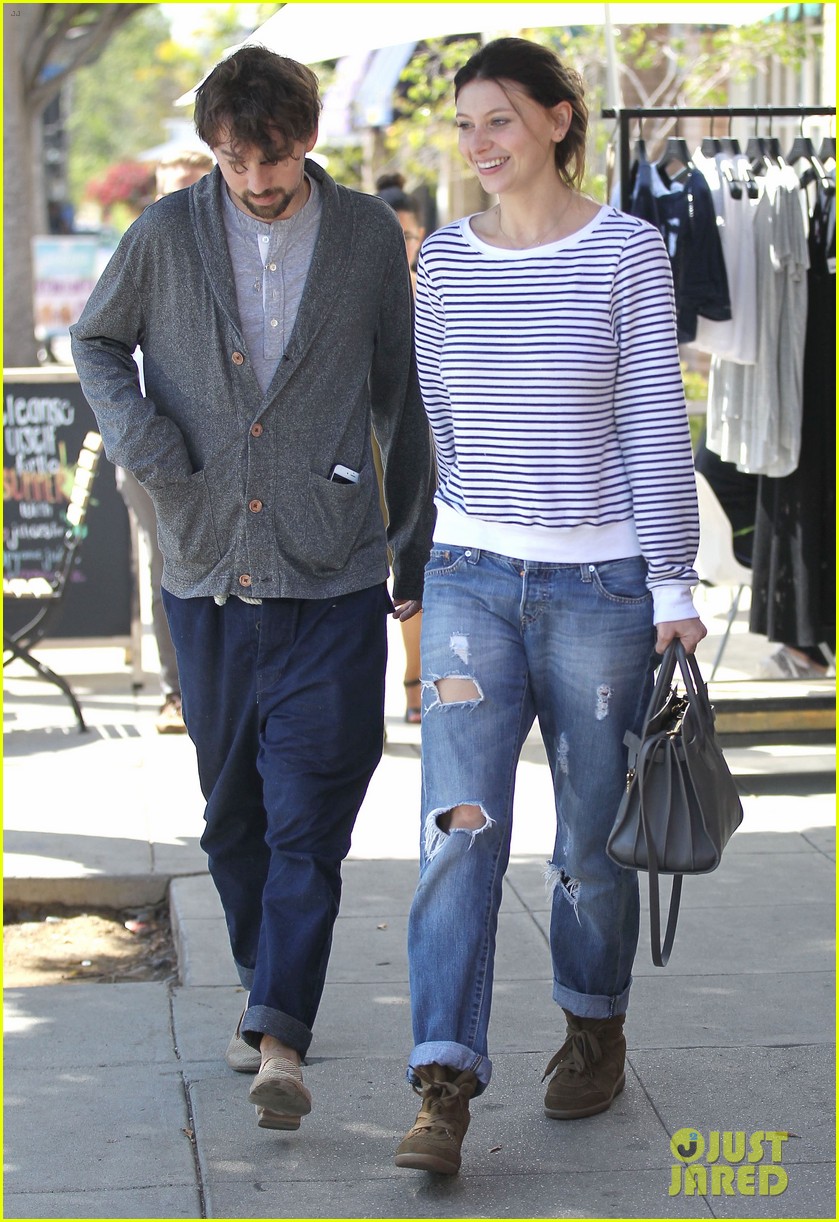 Aly Michalka Loves Peyton & Liv's Friendship on 'iZombie' | Photo ...