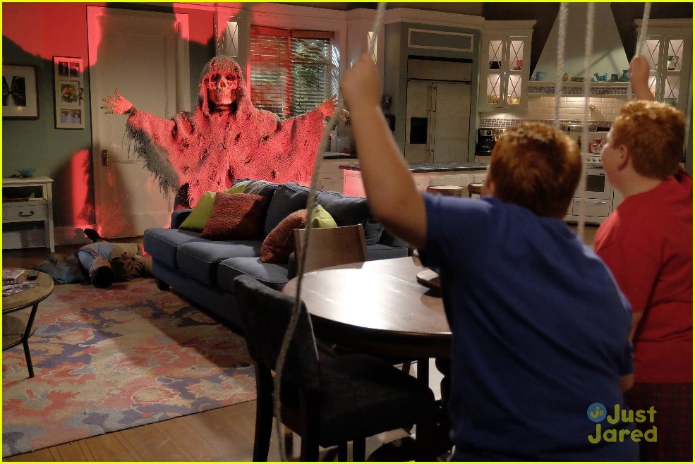 Cyd & Shelby Race To Save Diesel on 'Best Friends Whenever' Tonight ...