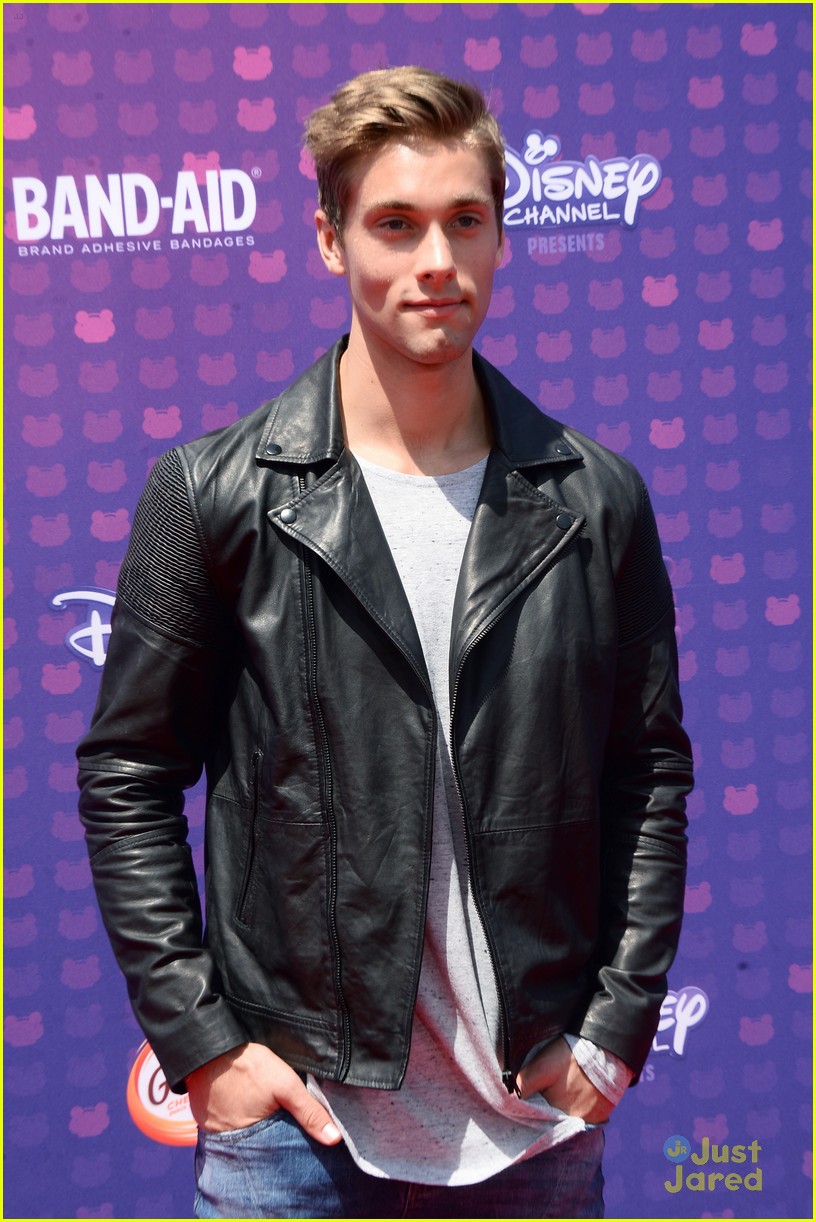 Cameron Boyce & Austin North Hit RDMA 2016 with Jake Short | Photo ...