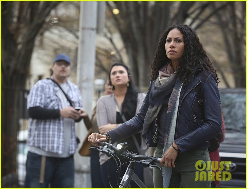 Containment's Claudia Black Opens Up About Sabine's Attempt at Control ...