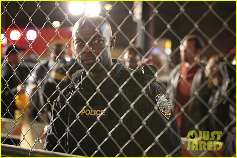 Containment's Claudia Black Opens Up About Sabine's Attempt at Control ...