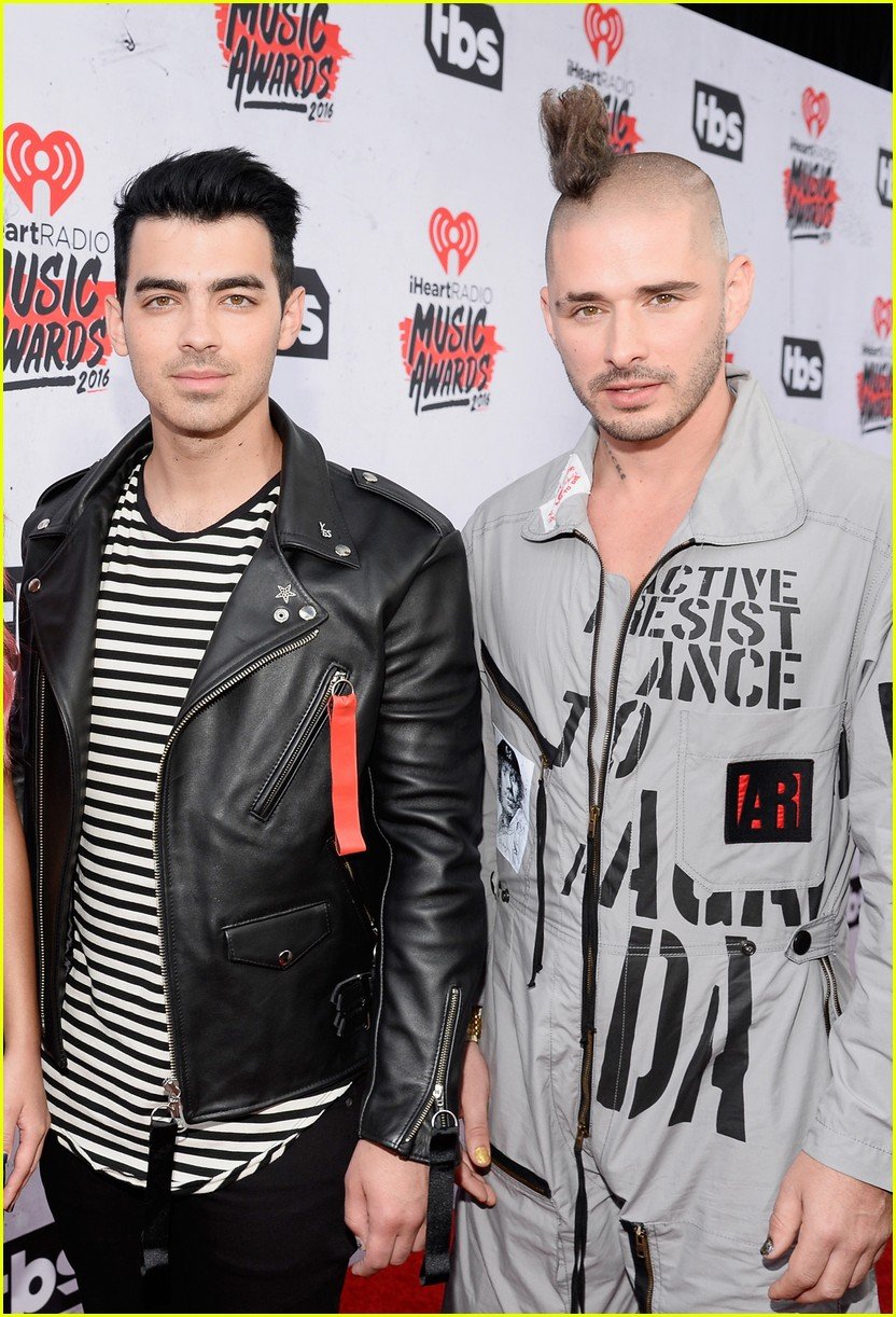 DNCE Is Stunning Squad at iHeartRadio Music Awards 2016 | Photo 951233 ...