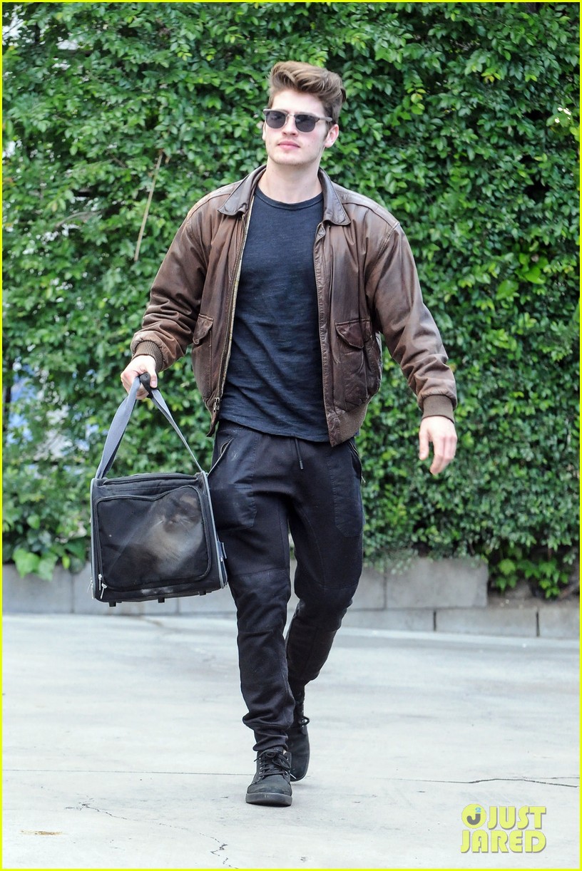 Gregg Sulkin is Joining 'Young & Hungry'! | Photo 951829 - Photo ...