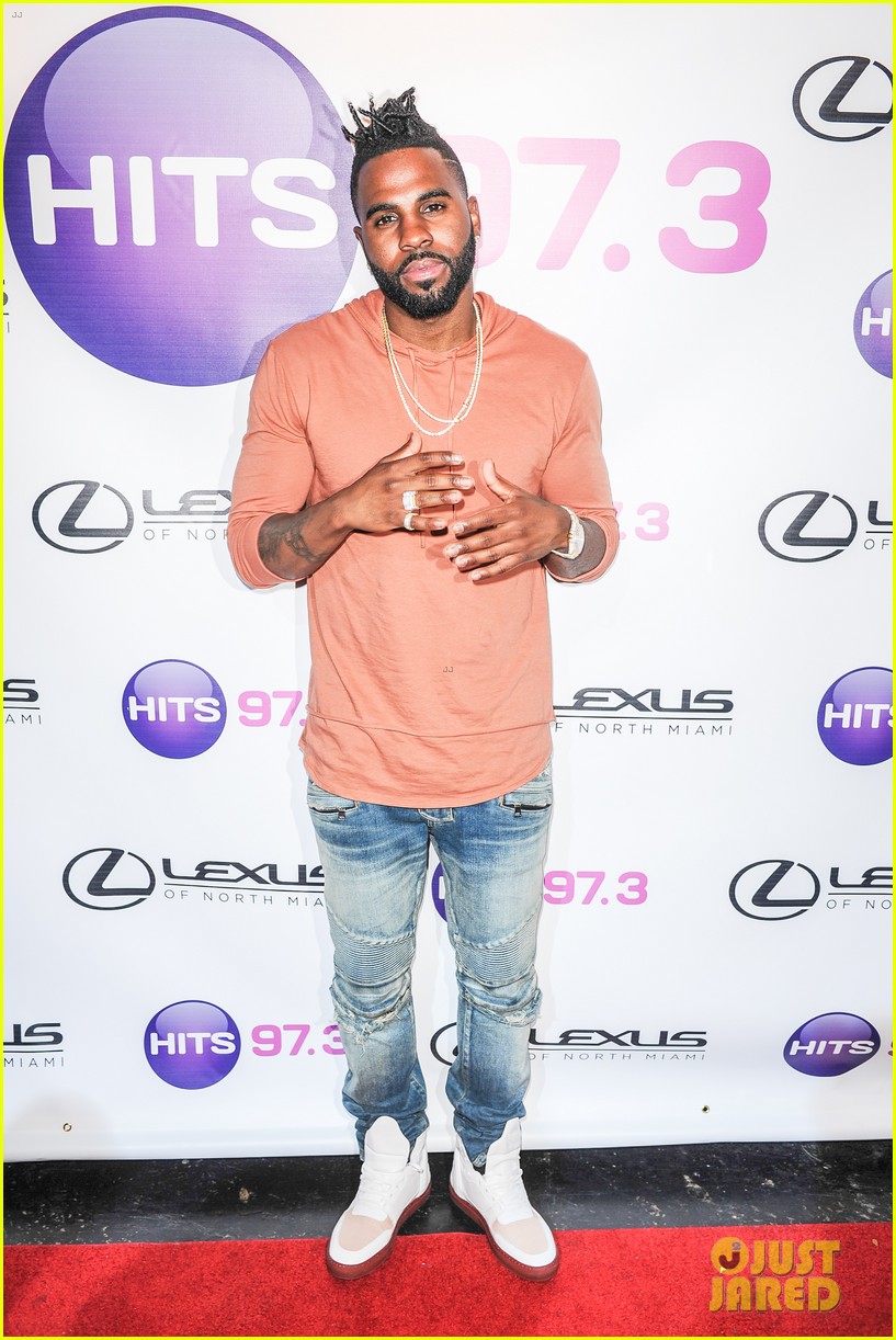 Jason Derulo Rips His Shirt Off During Florida Concert | Photo 962372 ...