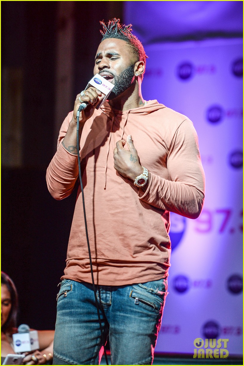 Full Sized Photo of jason derulo shirtless concert ft lauderdale 26 ...