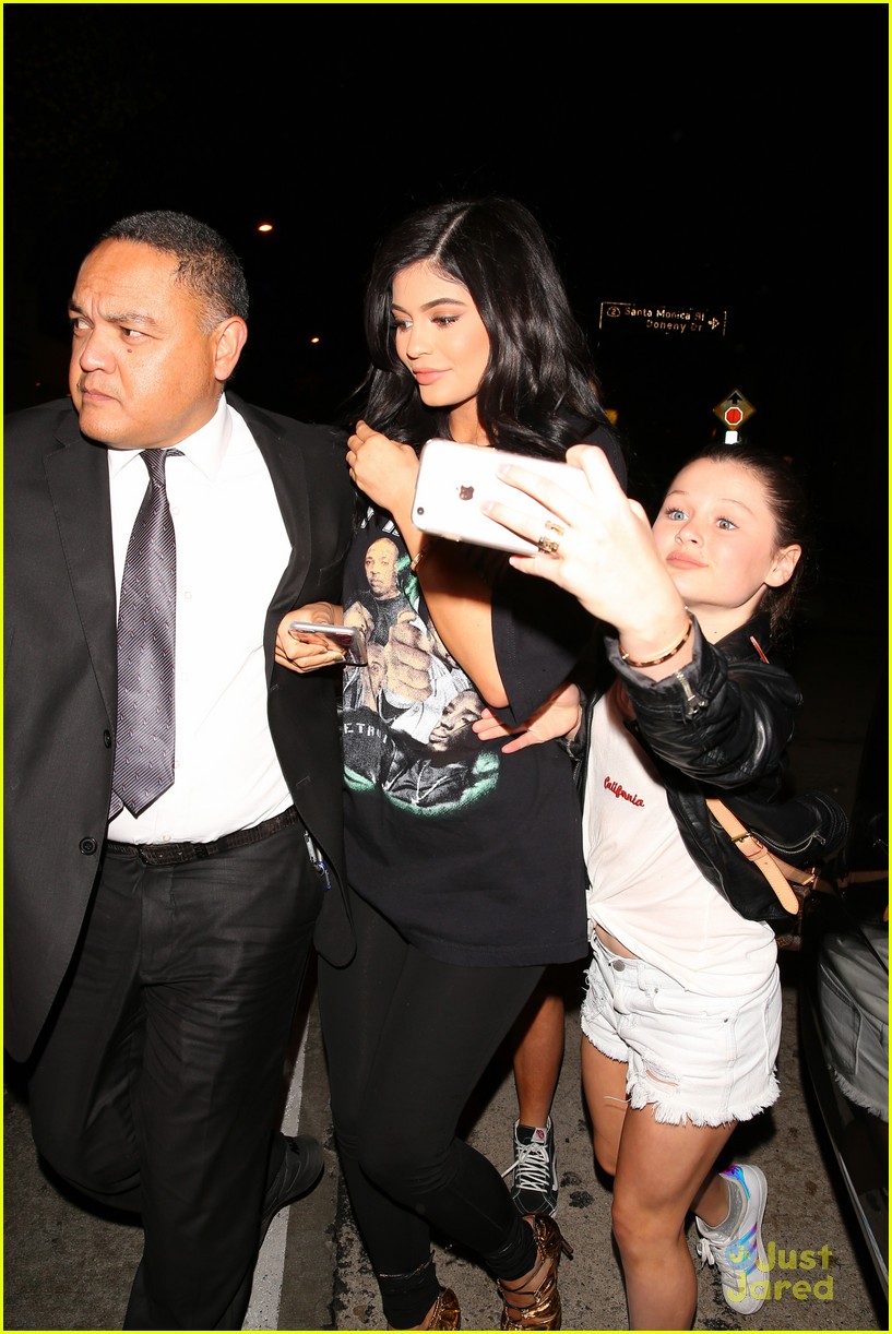 Full Sized Photo of kylie jenner over zealous fans tweets story 01 ...