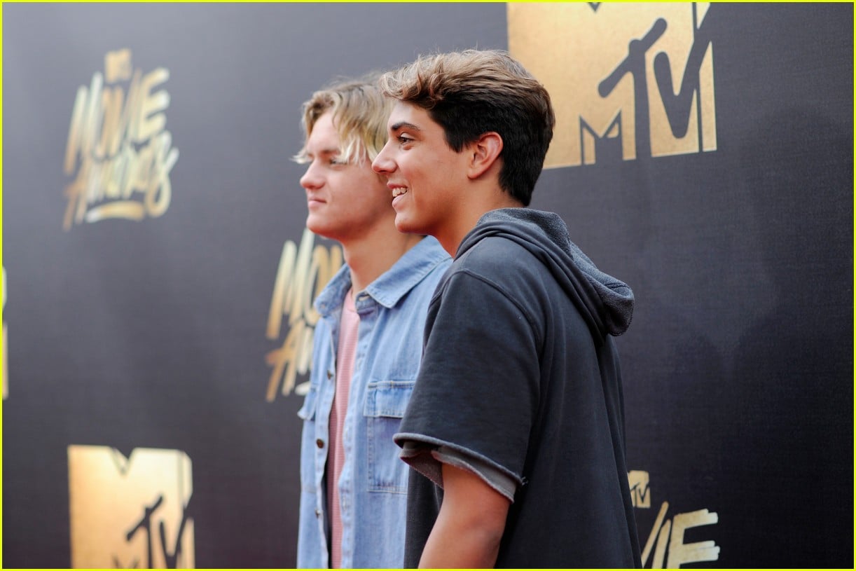 'Damn Daniel' Is Back at it Again With White Vans at MTV Movie Awards ...