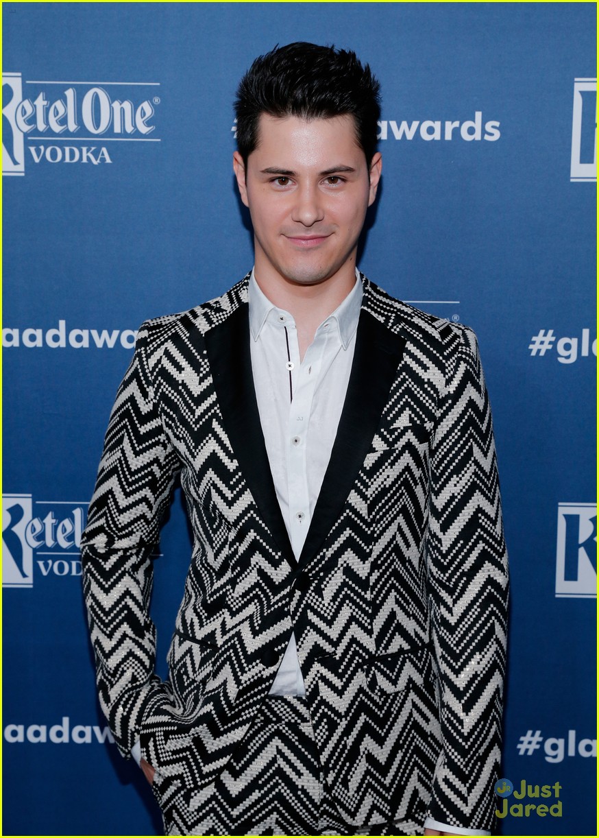 Matthew Daddario & Michael J. Willett Step Out For GLAAD Awards 2016 ...
