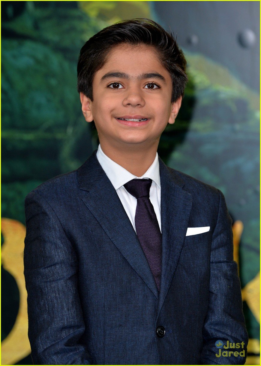 Full Sized Photo of neel sethi england premiere jungle book 02 | Neel ...