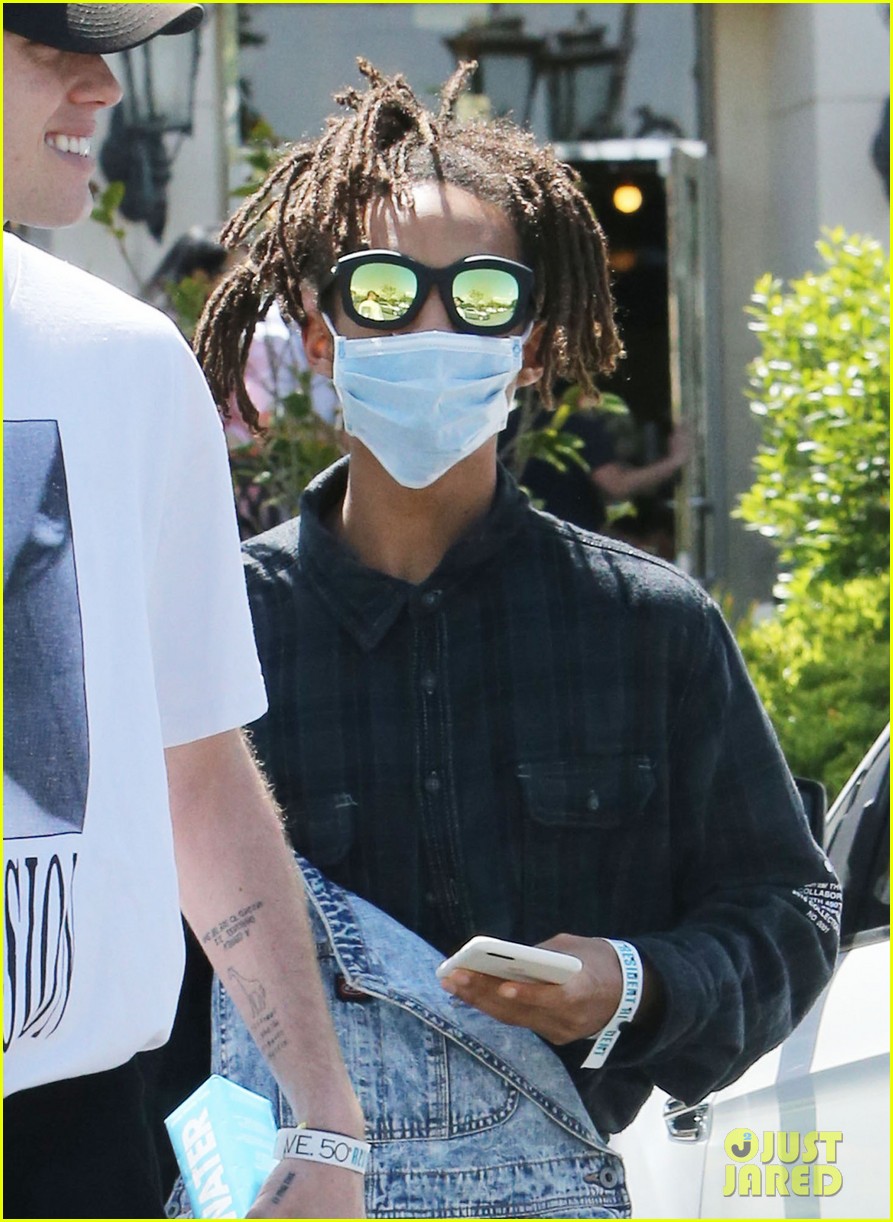 Jaden Smith Keeps His Face Covered with a Medical Mask | Photo 961006 ...