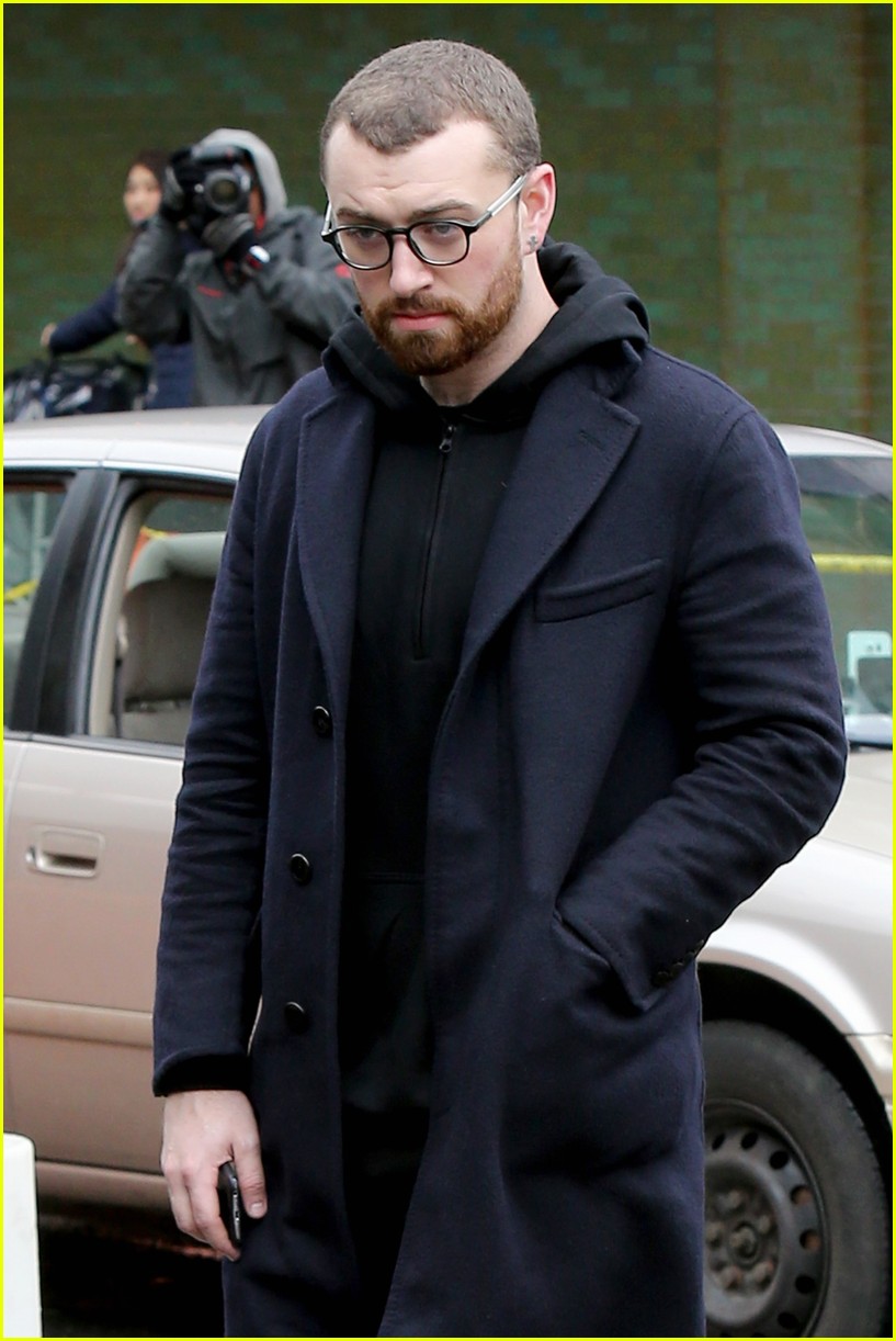 Sam Smith & Friends Step Out for Chilly Stroll in NYC | Photo 955683 ...