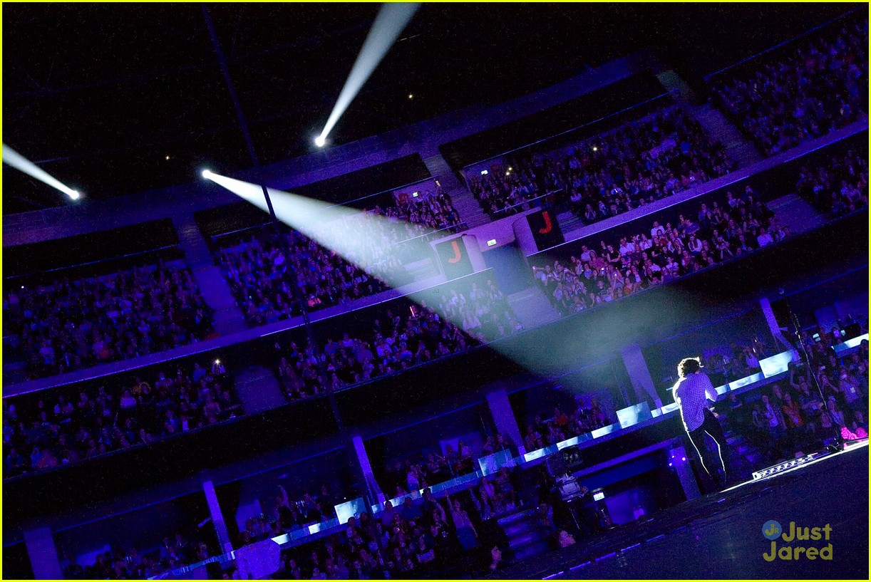 The Vamps Sell Out Scotland's SSE Hydro - See Concert Pics! | Photo ...