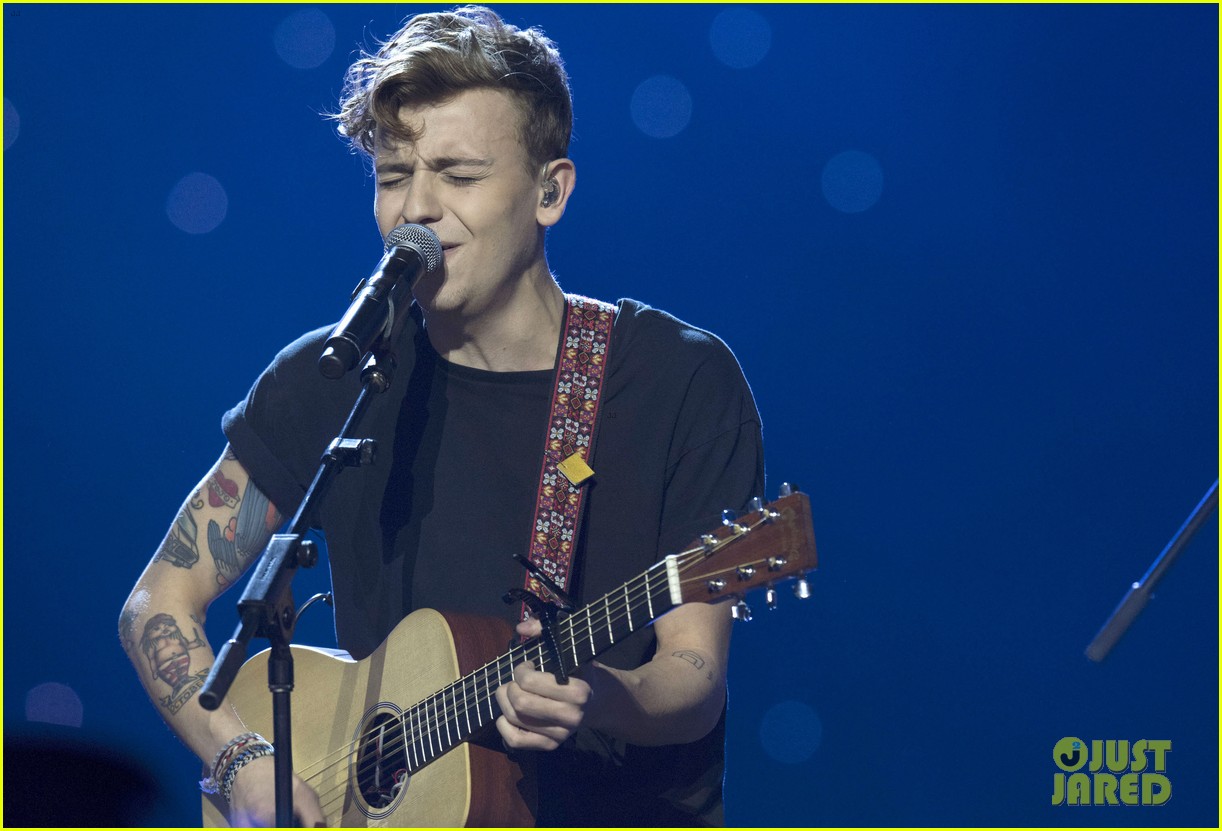 The Weeknd, Shawn Mendes & Alessia Cara Peform At Juno Awards 2016 ...