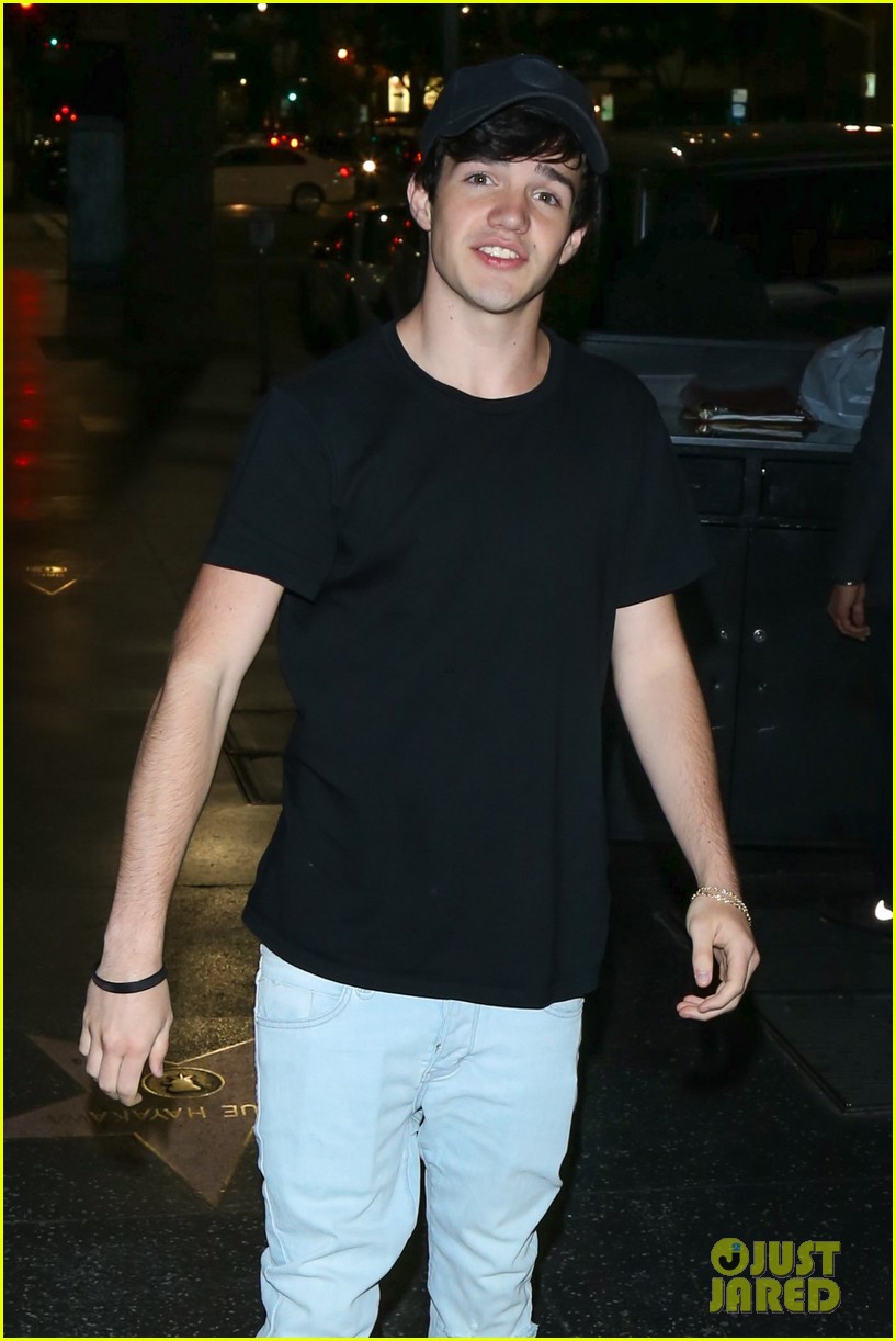 Vine Star Aaron Carpenter Teases His First Song 'She Know What She Doin ...