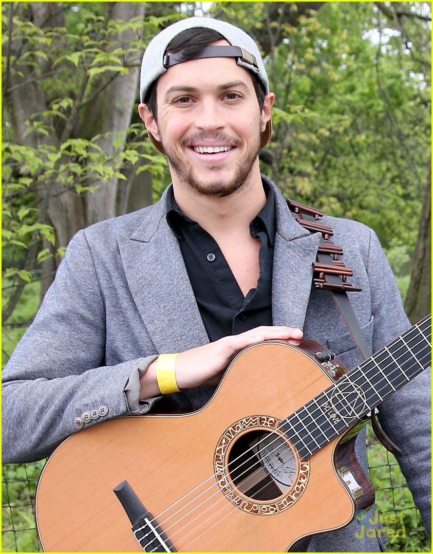 Alex & Sierra Perform During Grammy Park 2016 In Brooklyn | Photo ...