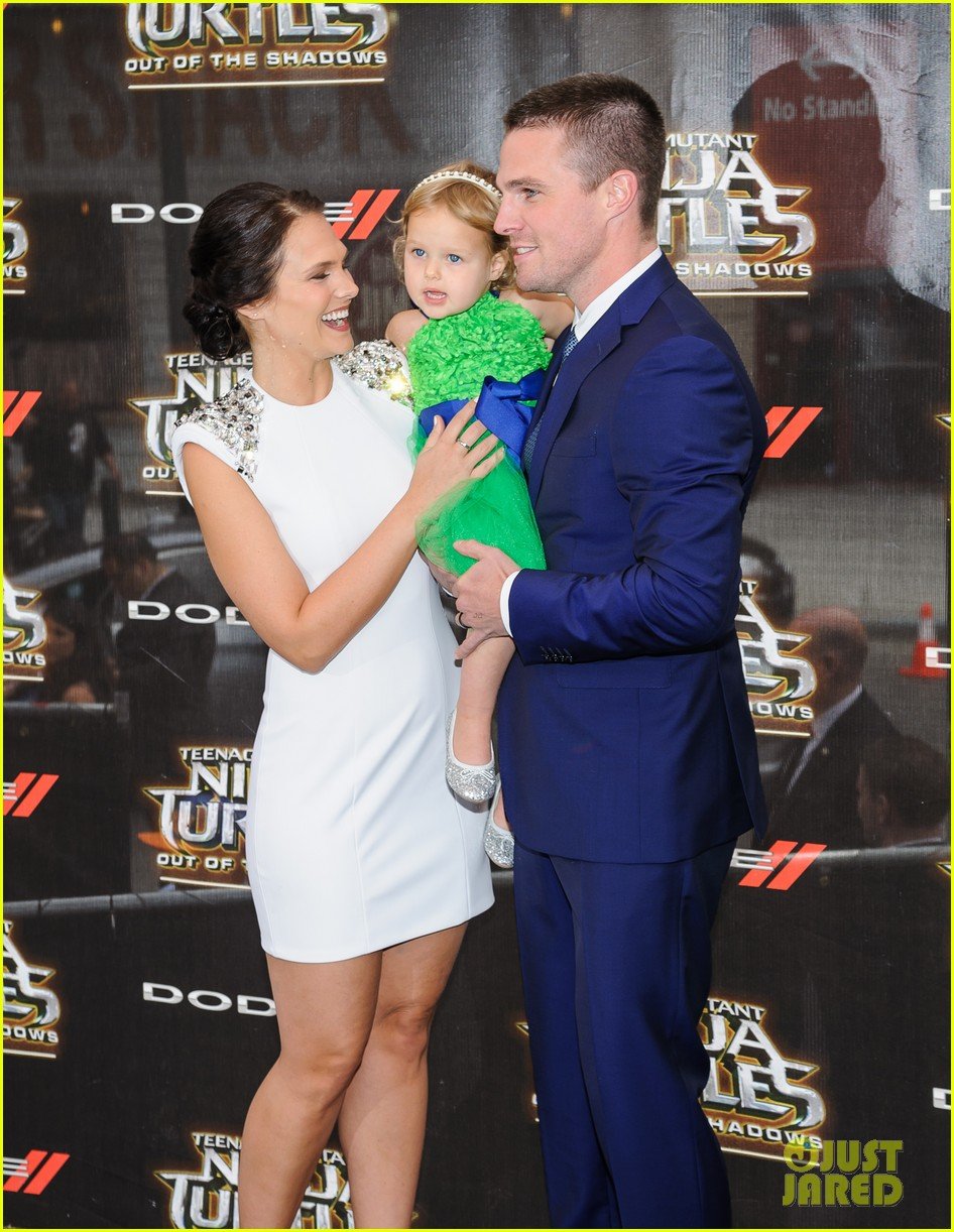 Full Sized Photo of stephen amell family tmnt premiere 16 | Stephen ...