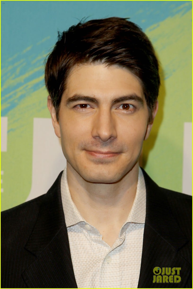 Grant Gustin & Stephen Amell Are Superhero Hotties at CW Upfronts 2016 ...