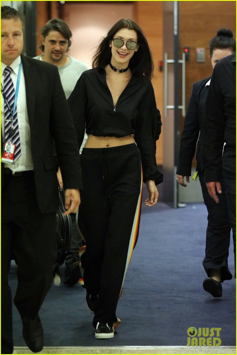 Bella Hadid Hangs With Friends After Australian Arrival | Photo 971115 ...