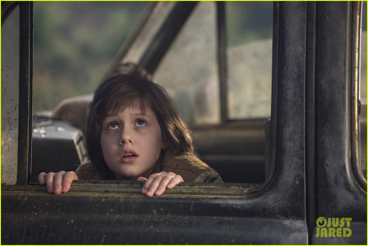 'The BFG' Gets New Poster & Trailer After Cannes Premiere | Photo ...