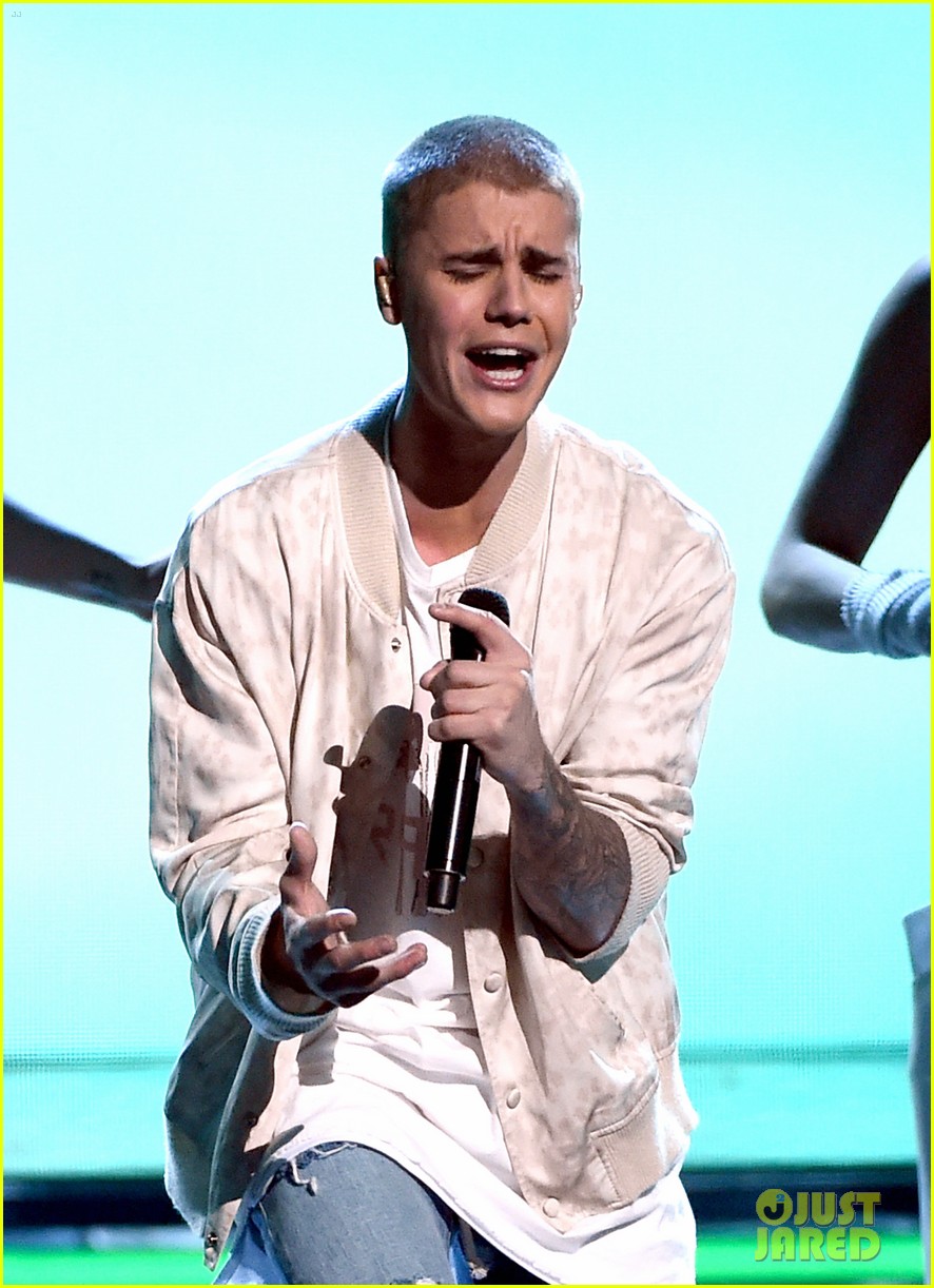 Justin Bieber Performs Medley at Billboard Music Awards 2016 -Watch Now ...