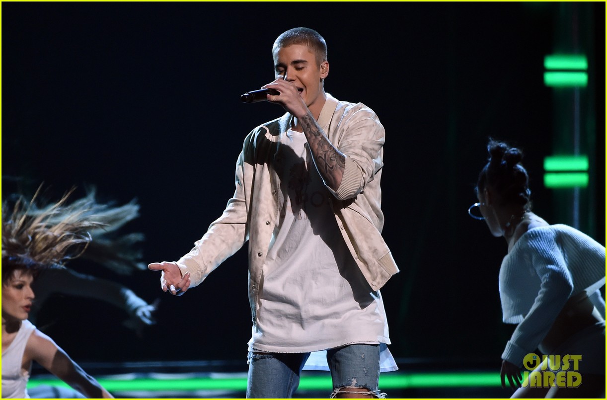 Justin Bieber Performs Medley at Billboard Music Awards 2016 -Watch Now ...