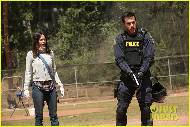 Things Heat up on Tonight's New 'Containment' | Photo 975295 - Photo ...