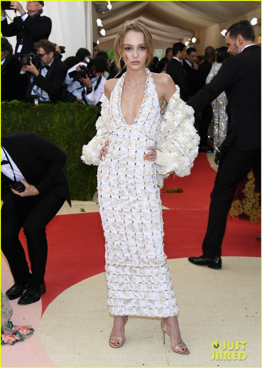 Lily-Rose Depp Makes Her Met Gala Debut! | Photo 964562 - Photo Gallery ...