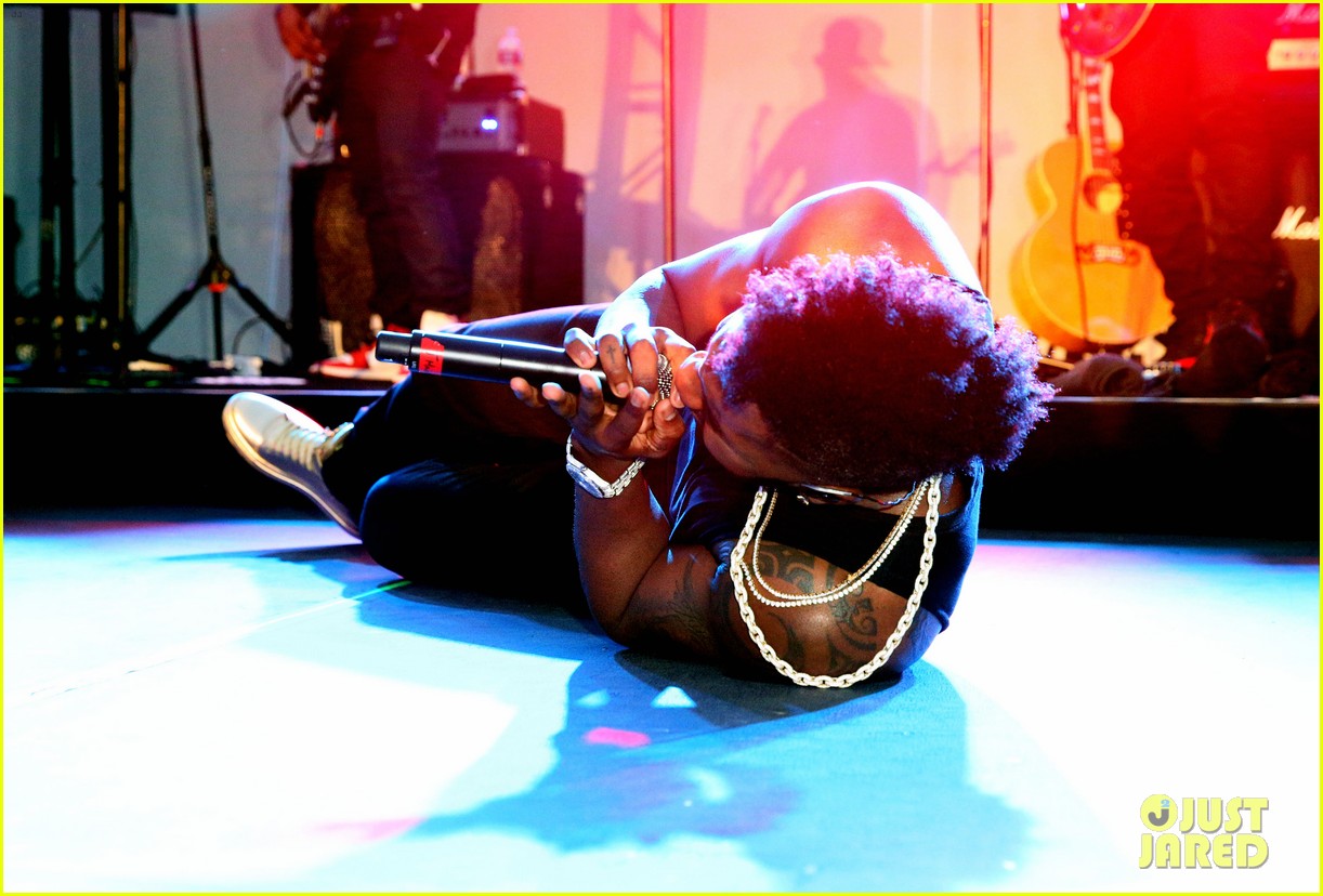 Jason Derulo Comes Face to Face With His Madame Tussauds Wax Figure ...