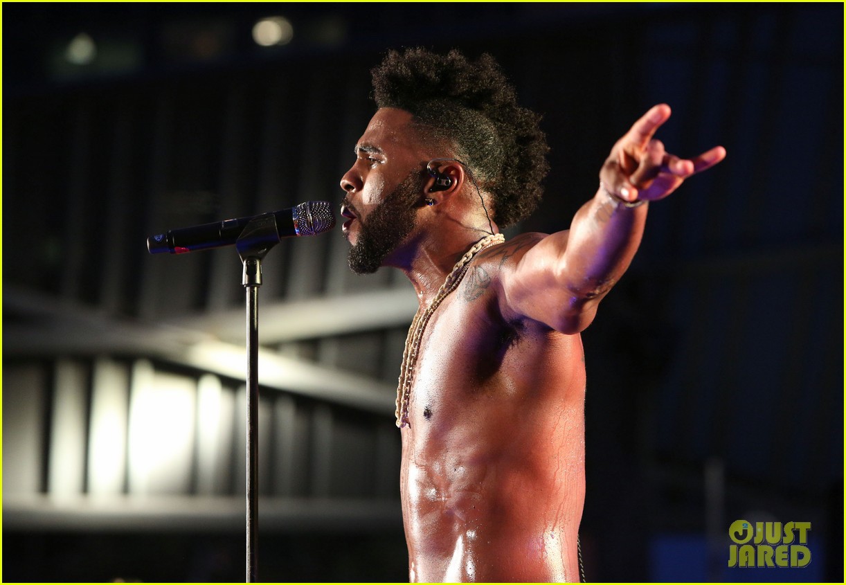 Jason Derulo Comes Face to Face With His Madame Tussauds Wax Figure ...