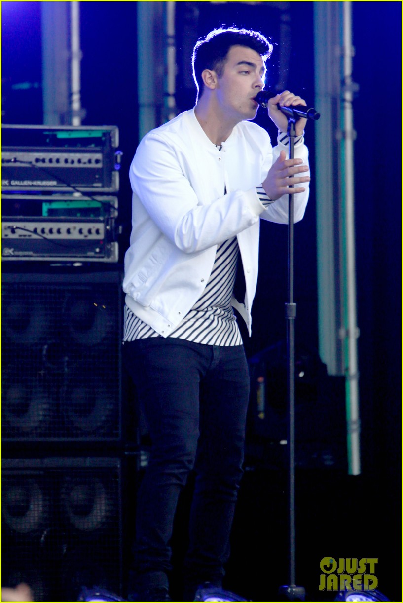 DNCE Rocks Out for Performance on 'Jimmy Kimmel Live!' | Photo 965462 ...