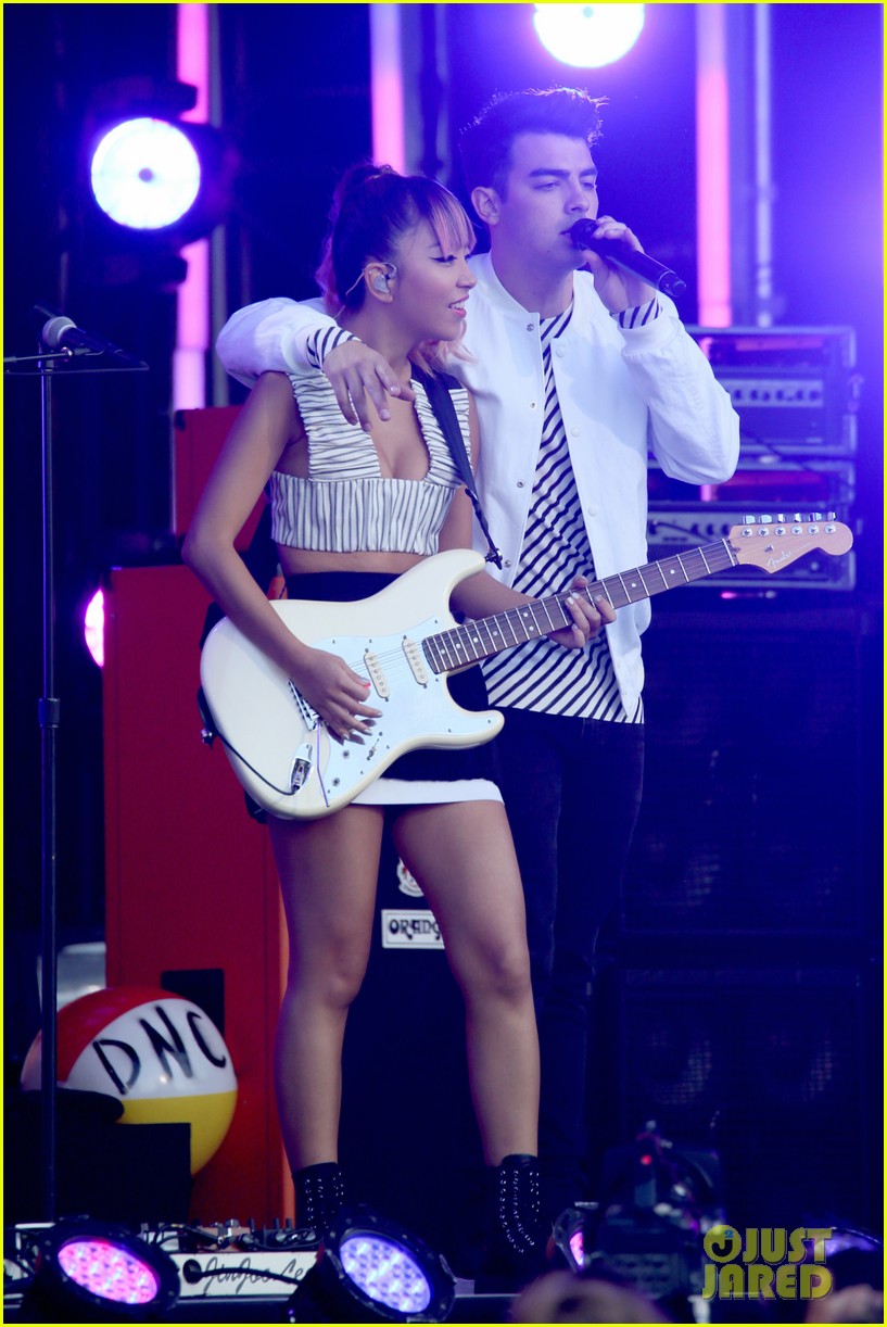 DNCE Rocks Out for Performance on 'Jimmy Kimmel Live!' | Photo 965465 ...