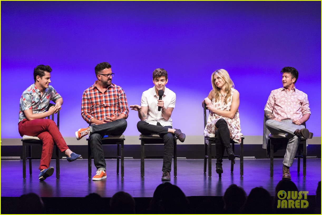 Rita Volk & 'Faking It' Co-Stars Attend LGBT Center Screening | Photo ...