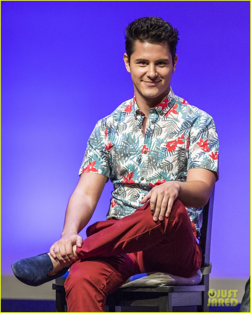 Rita Volk & 'Faking It' Co-Stars Attend LGBT Center Screening | Photo ...