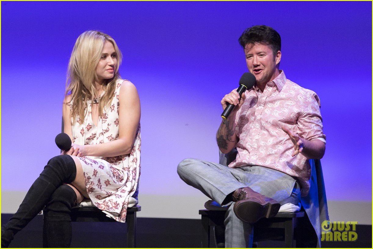 Rita Volk & 'Faking It' Co-Stars Attend LGBT Center Screening | Photo ...