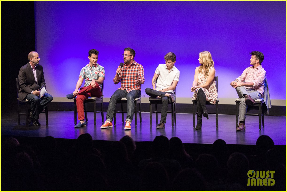 Rita Volk & 'Faking It' Co-Stars Attend LGBT Center Screening | Photo ...