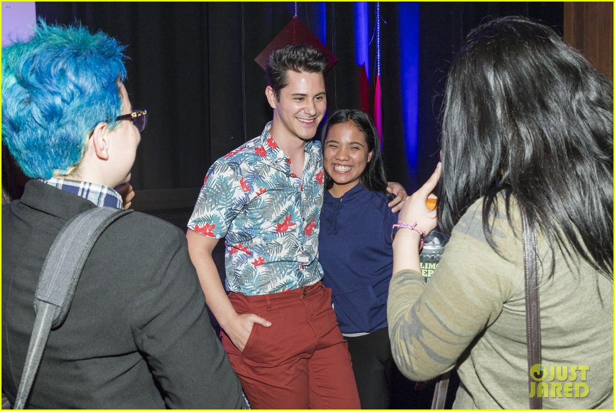 Rita Volk & 'Faking It' Co-Stars Attend LGBT Center Screening | Photo ...