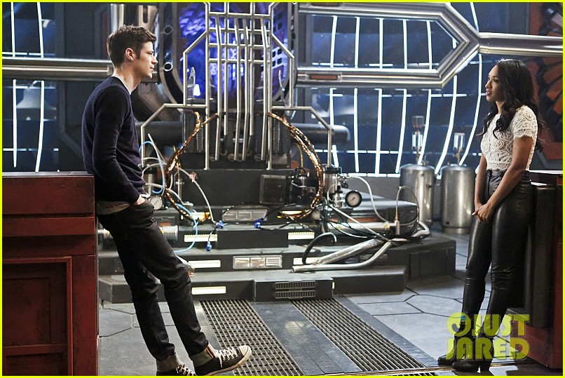 Full Sized Photo of the flash rupture photos 12 | Barry Puts Himself in ...