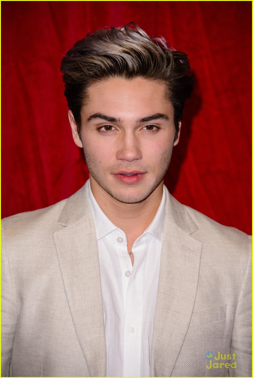 George Shelley Hits British Soap Awards 2016 With Emmerdale, Hollyoaks ...