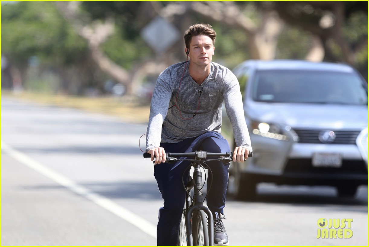 Patrick Schwarzenegger Gets In Workout With Abby Champion Ahead of ...