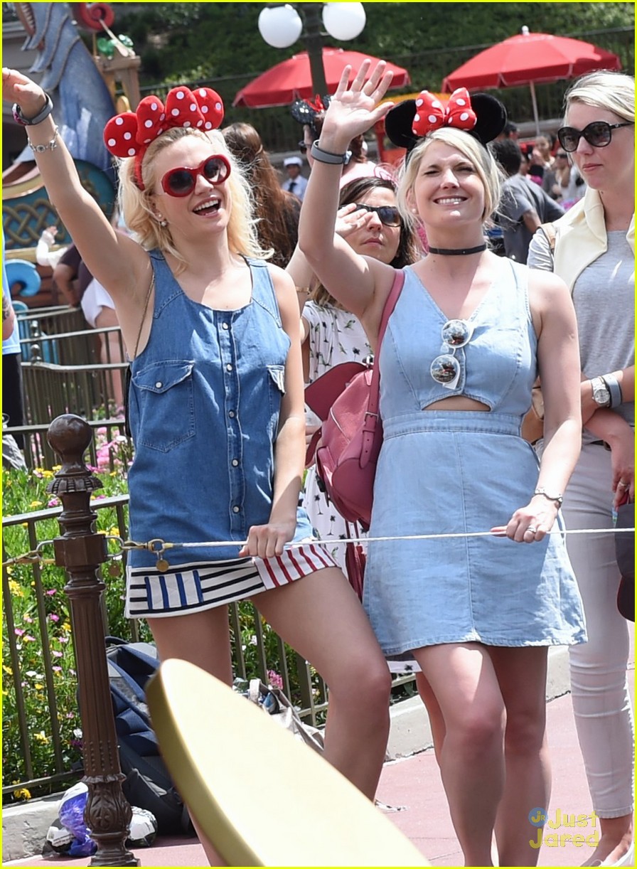 Pixie Lott & Oliver Cheshire Meet Mickey & Minnie During Disney World ...