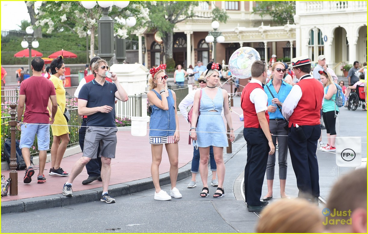 Pixie Lott & Oliver Cheshire Meet Mickey & Minnie During Disney World ...