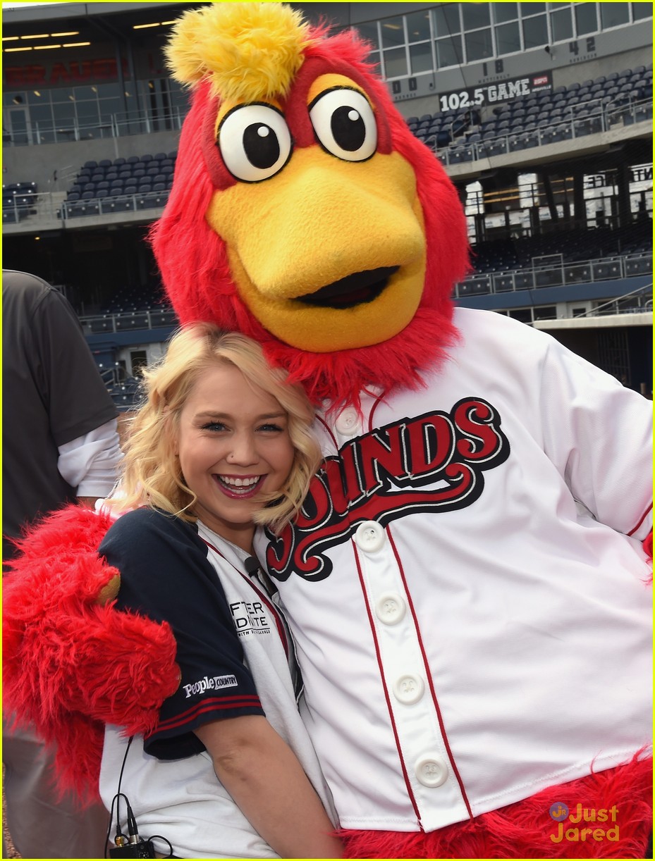 RaeLynn is Joining Blake Shelton on Tour! | Photo 971491 - Photo ...